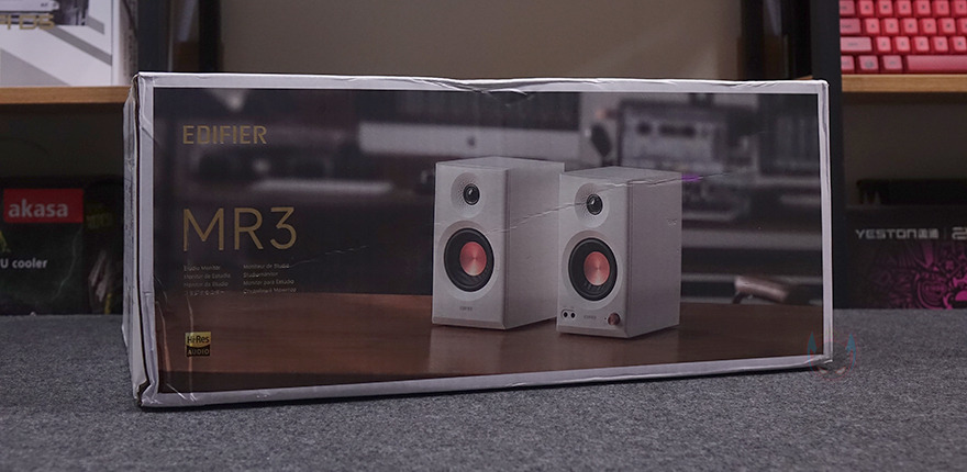 블루투스와 앱 지원으로 3년만에 MR4 후속 등장! - 에디파이어(Edifier) MR3