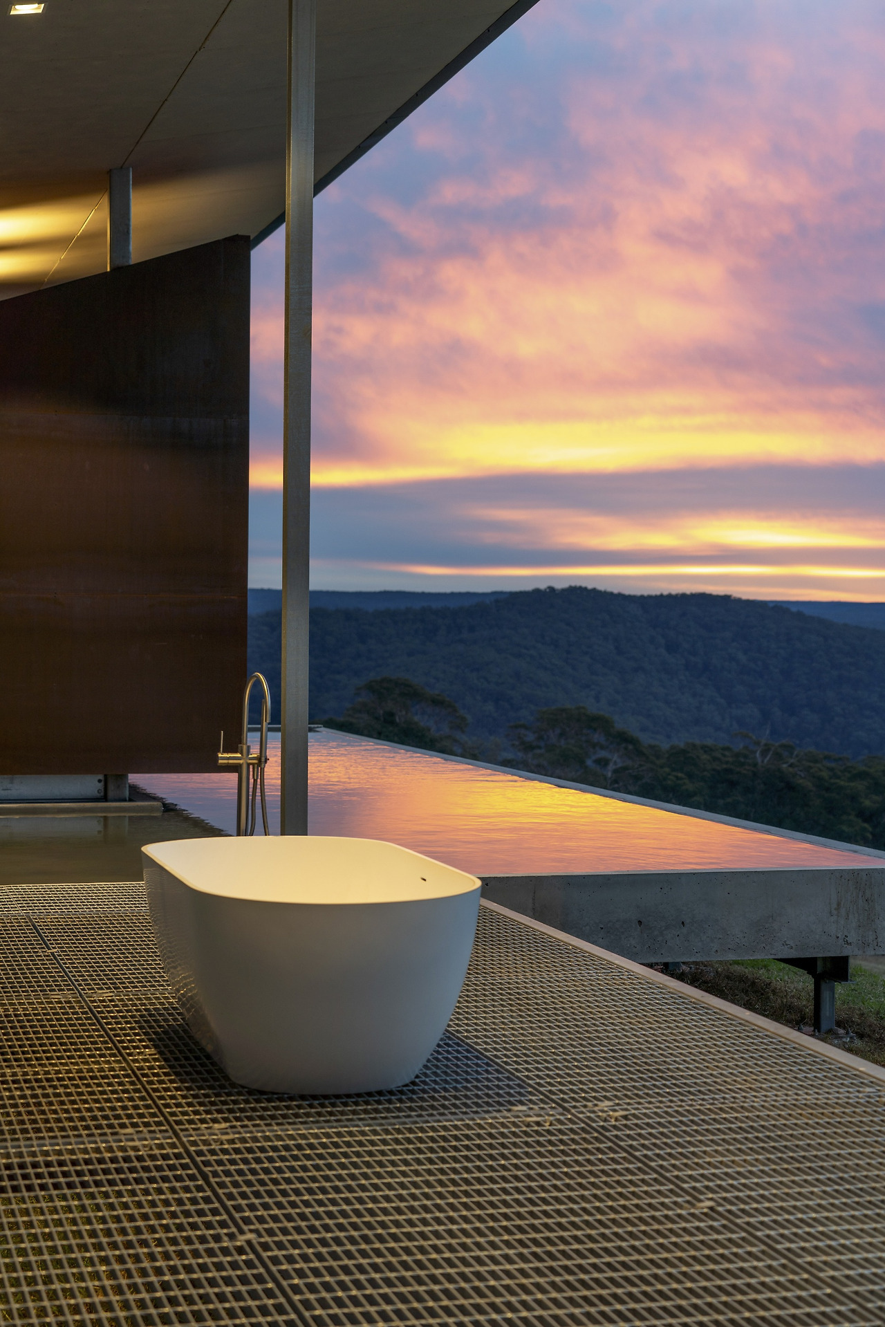 *Corten 강철이 녹슬어도, 당신의 스트레스는 사라집니다 [ IAPA design ] Mountaintop Bilpin Resort