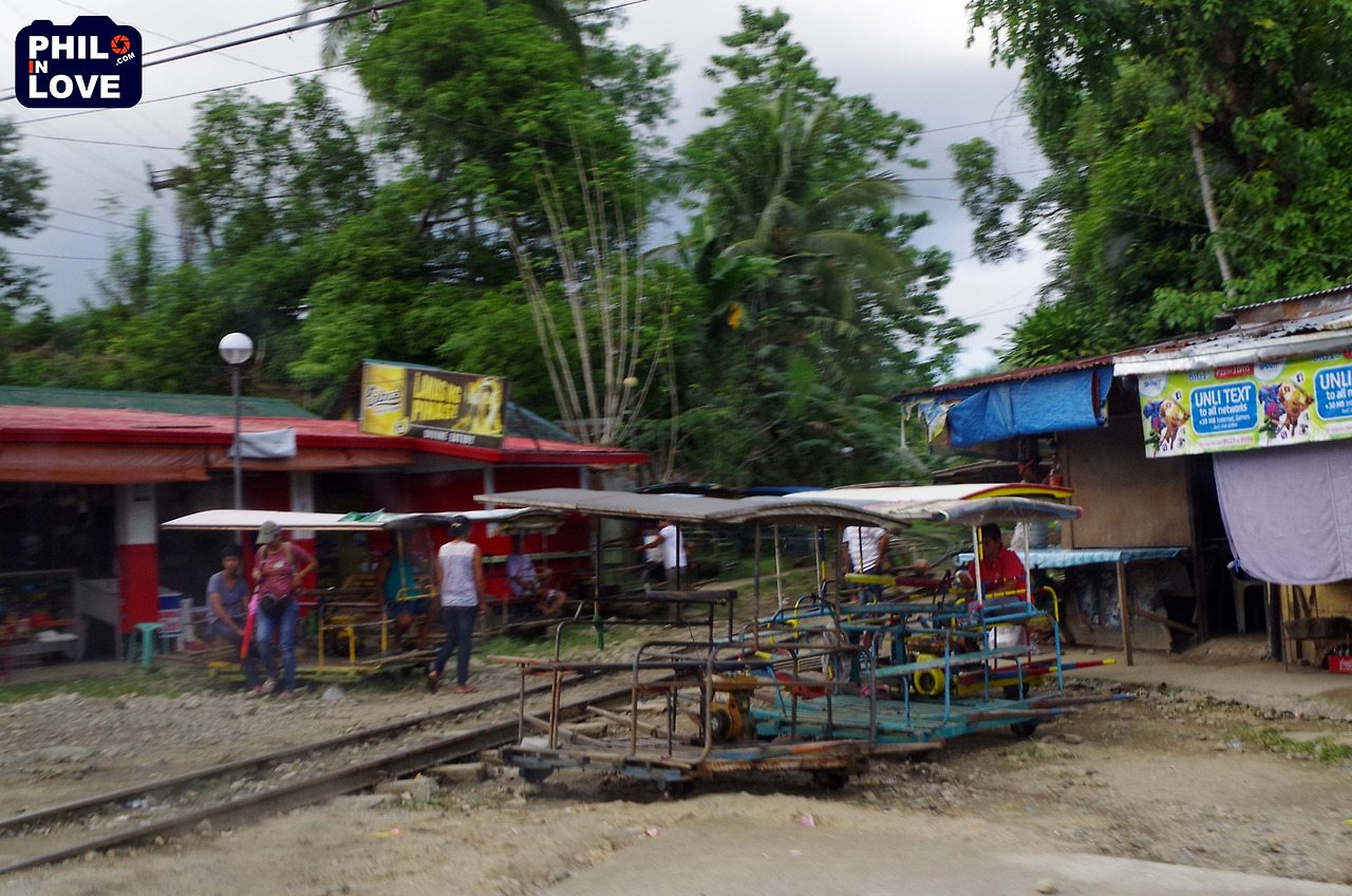 [필리핀 대중교통] PNR 철도의 기찻길 주변 트롤리(Trolley) 손수레