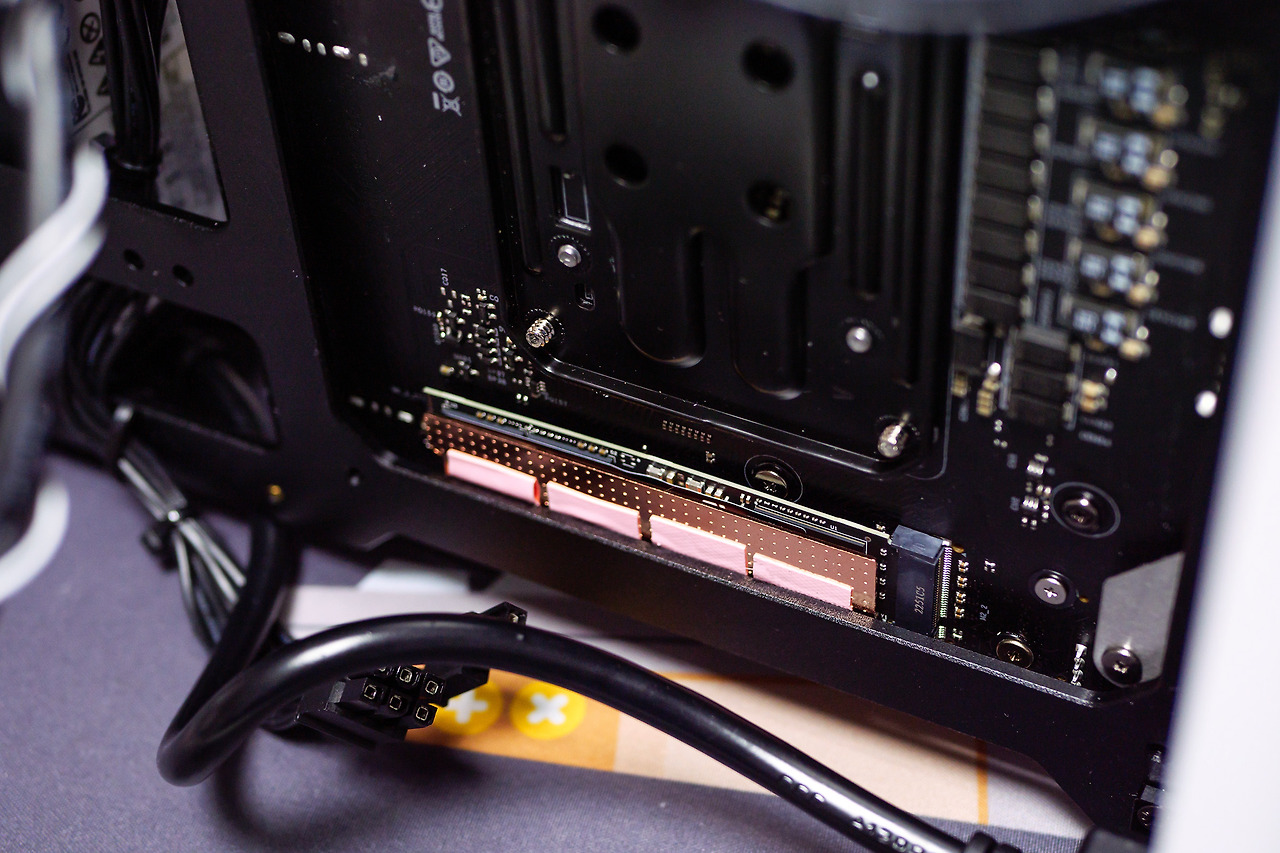 또 SFF 병이 도져서 콘솔을 대신할 PC를 만들어 버렸다. feat. Aklla A2