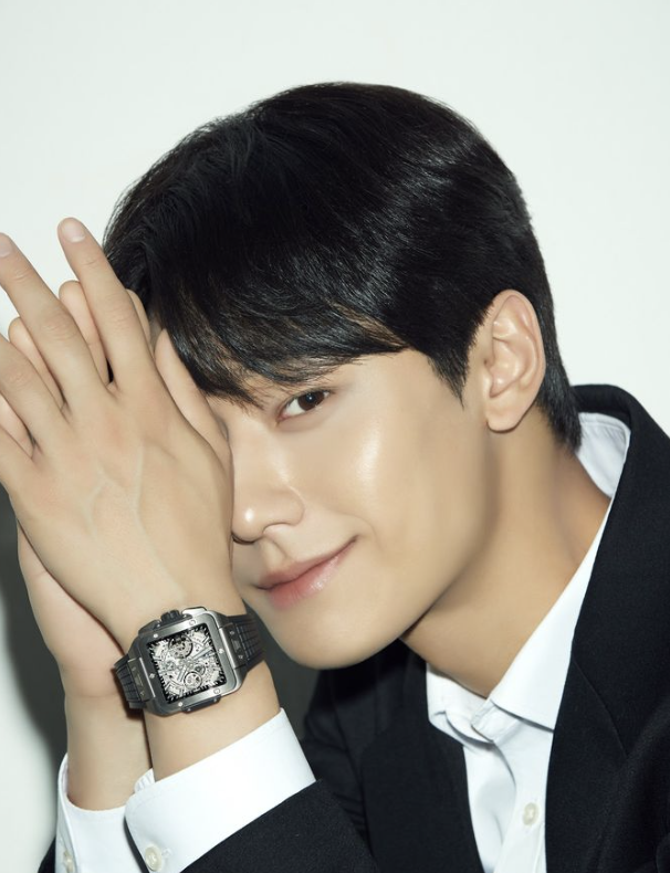 이도현주여정 더글로리 남자 머리 헤어스타일 소프트 투블럭 시스루뱅 시스루펌