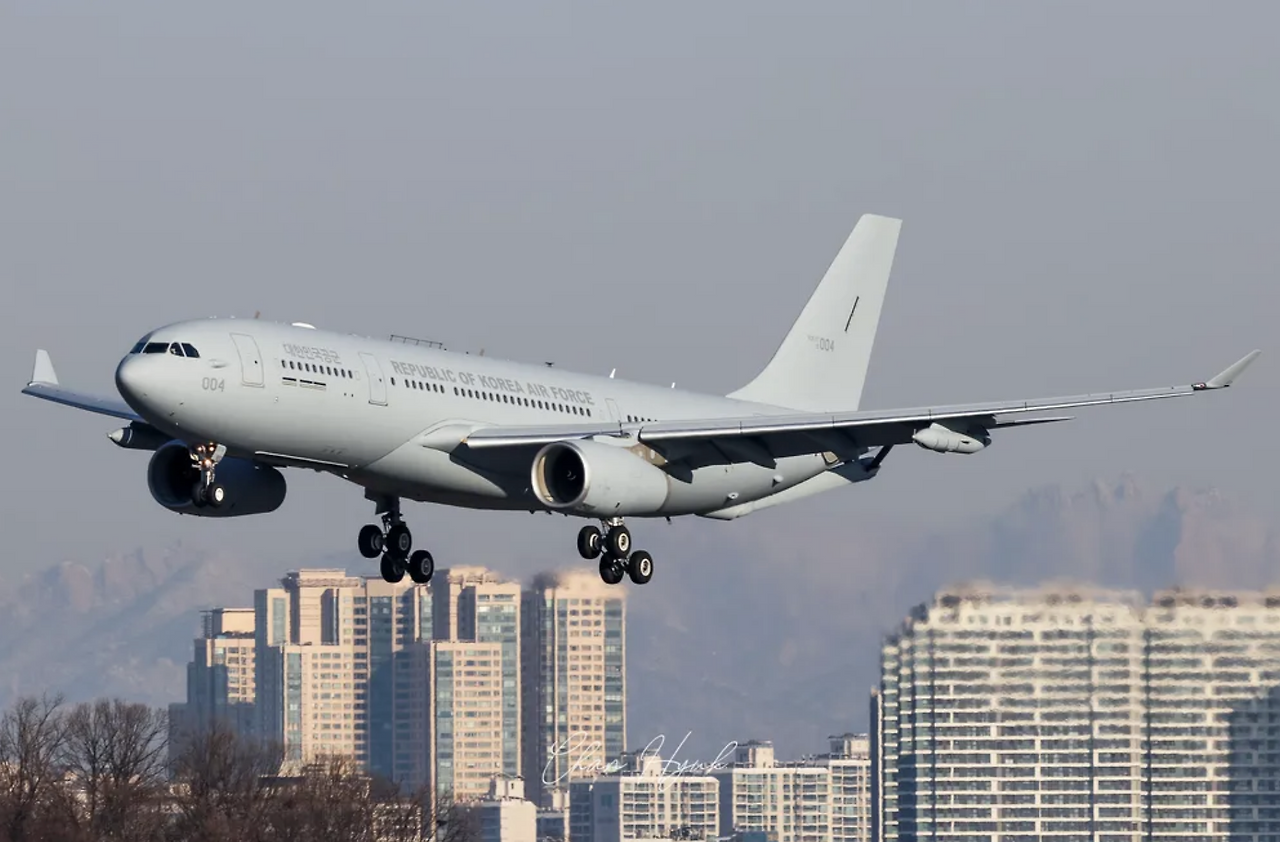 일본인 탈출 도운 대한민국공군 시그너스 KC-330 공중급유기