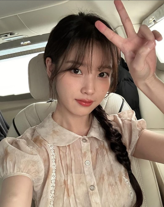 '아이유IU' 프로필(본명, 나이, 키, 가족, 데뷔) 총정리 소개