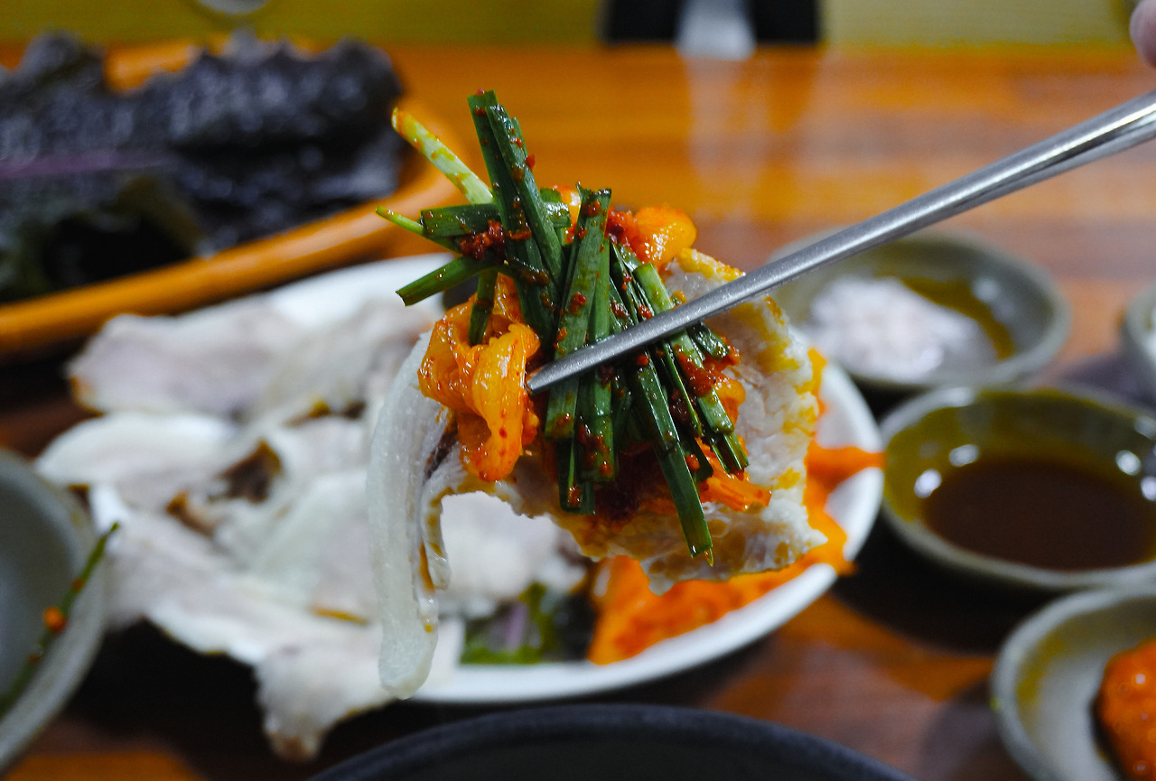 부산 영진돼지국밥 본점 사하구 수육백반 맛집