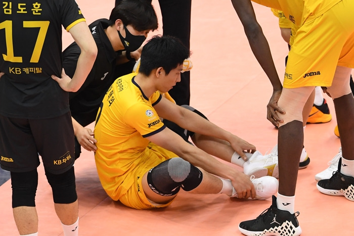 Kb손해보험 10년 만에 봄 배구 진출 확정
