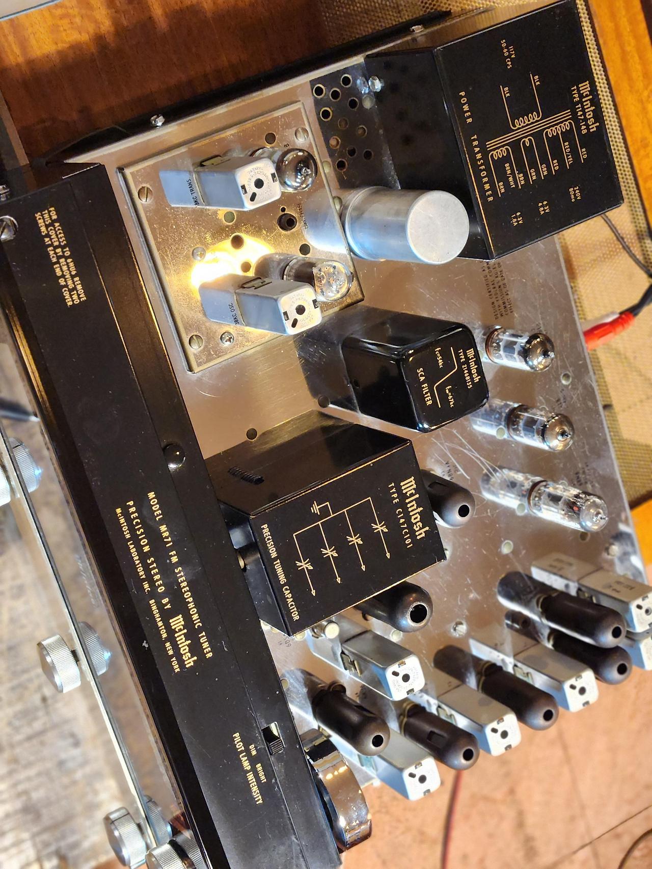 Mcintosh 맥킨토시 명기 Mr 71 진공관 튜너 입니다 초기형 사각트렌스타입 A급