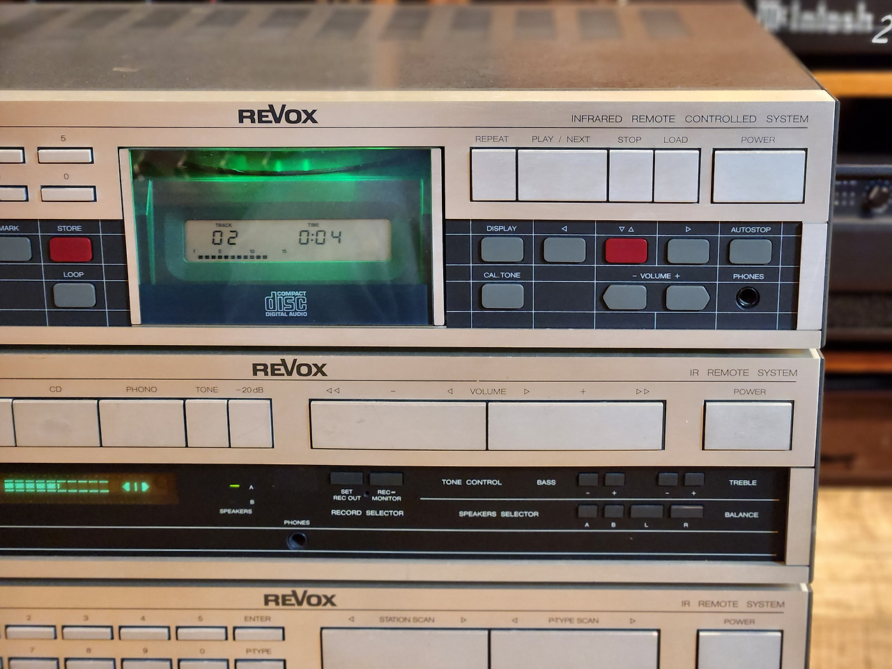 독일 Revox 리복스 사의 베스트셀러 명기 B225 CDP 입니다-A급-(Stock-out)