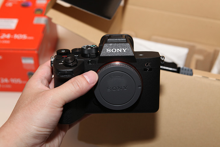 소니 A7M4 , FE 24-105mm F4 OSS 구매 후 같이 쓰는 악세서리