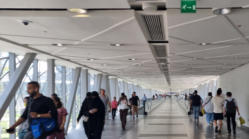 두바이 여행 대중 교통 알고가자!(택시, 전철, 버스, 렌트카)