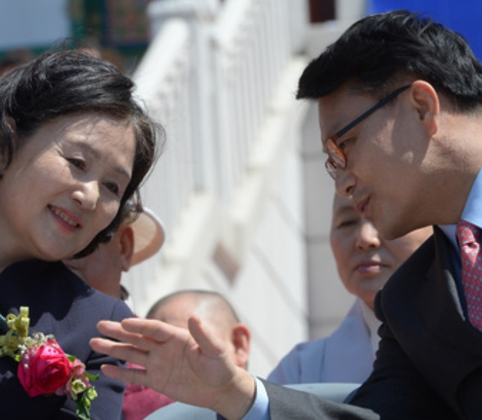 윤상현 국회의원 프로필 나이 부인 아내 전두환 가족관계 딸 자녀 학력 고향 군대
