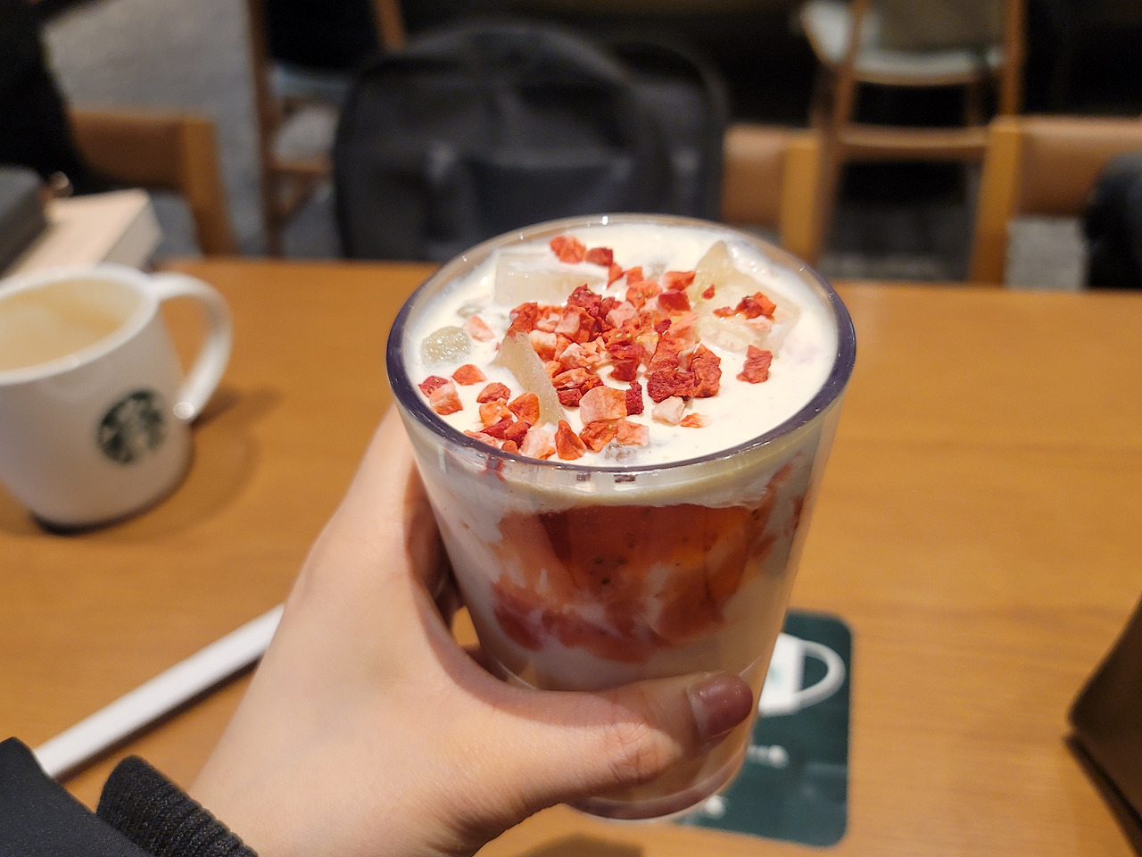 스타벅스 돌체 스트로베리 라떼 맛과 가격 관련 솔직후기~
