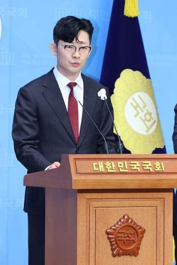 박충권 국회의원 프로필 나이 고향 학력 탈북민 탄핵 불참