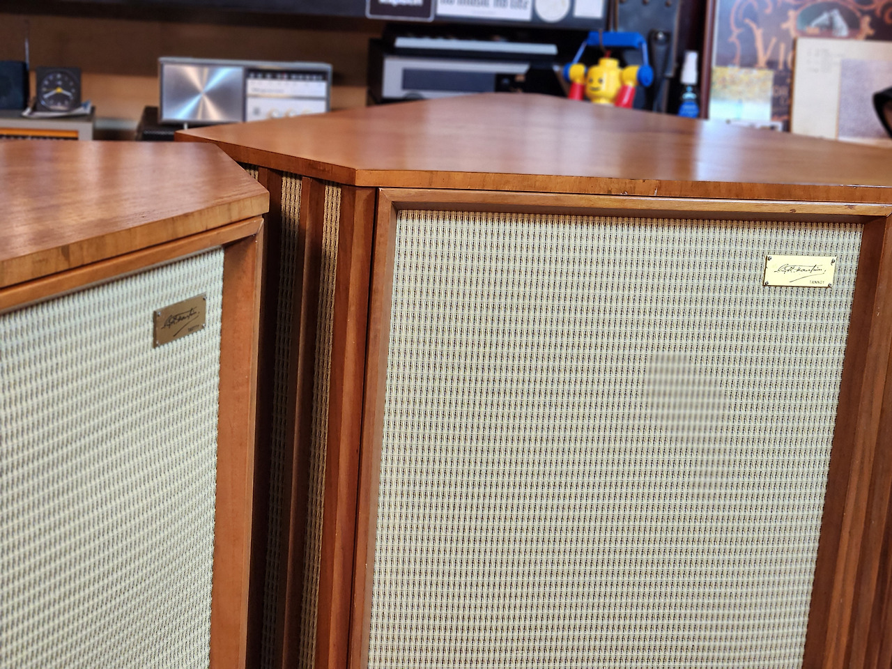 보기드믄 영국 Tannoy 탄노이 사의 Red Monitor 레드 모니터 12 빨간배꼽 스피커 입니다 제일케이스 Grf