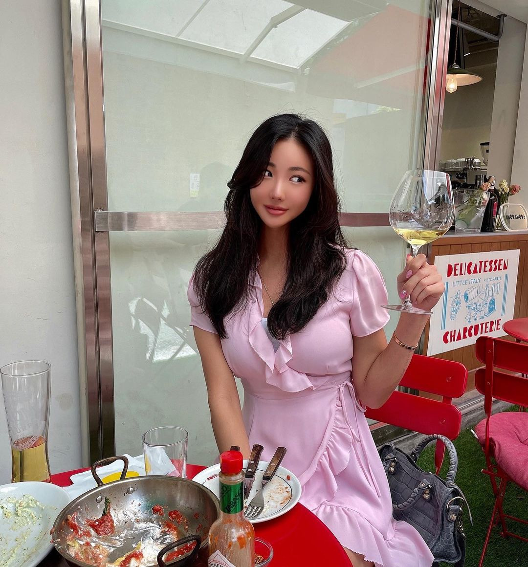 건강미인 우이니 사장님 인스타그램 셀카 사진 모음 — 스타들의★ 근황을 모아서