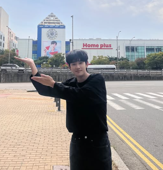 배우 김수현은 누구인가 나이 고향 키 학력 영화 드라마 김새론 논란까지 프로필 상세 분석