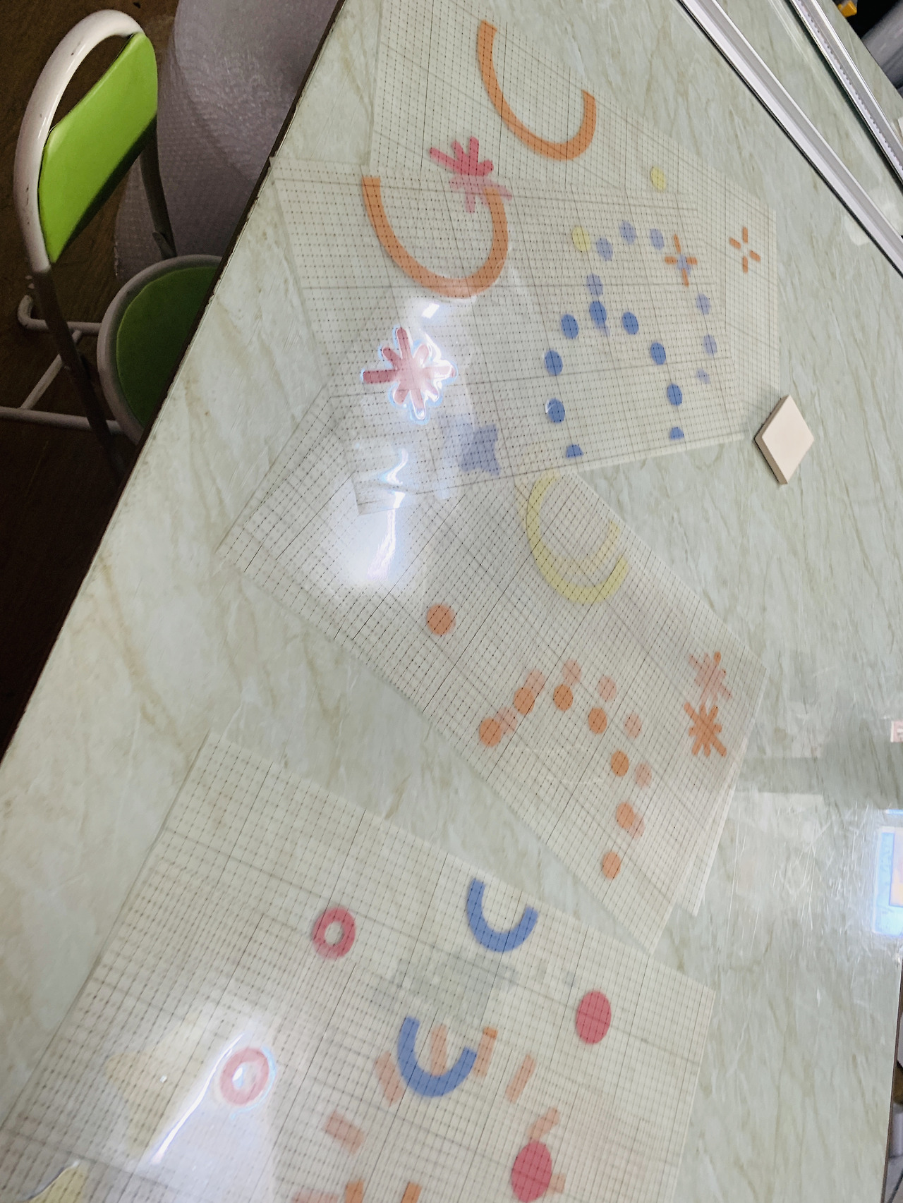 유리시트지 스티커 가게 입구 유리창 로고 시트컷팅 글자 골드시트지 빵집 카페 오픈클로즈 시트지 스티커 문스티커