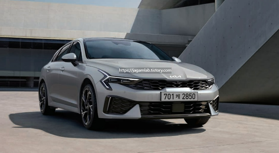 2025 K5 1.6 가솔린 터보 기본 사양(깡통) 가격표, 외장, 내장, 제원, 연비 리뷰 / 직전 더 뉴 K5 모델과 비교