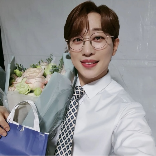 가수 안성훈 프로필 나이 키 데뷔 무명시절 미스터트롯 안경 부모님 인스타그램