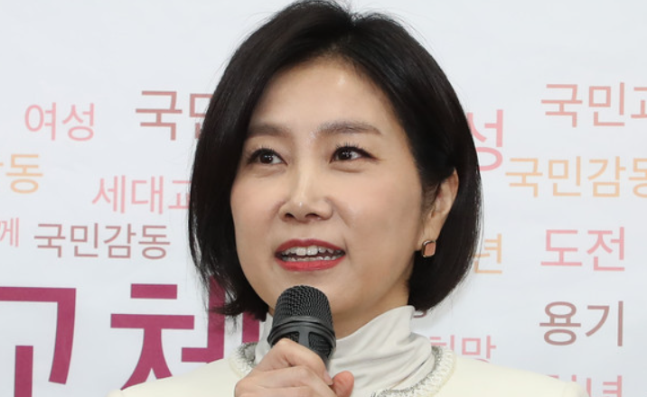 허은아 국회의원 프로필 남편 결혼 가족 고향 김건희 승무원 재산