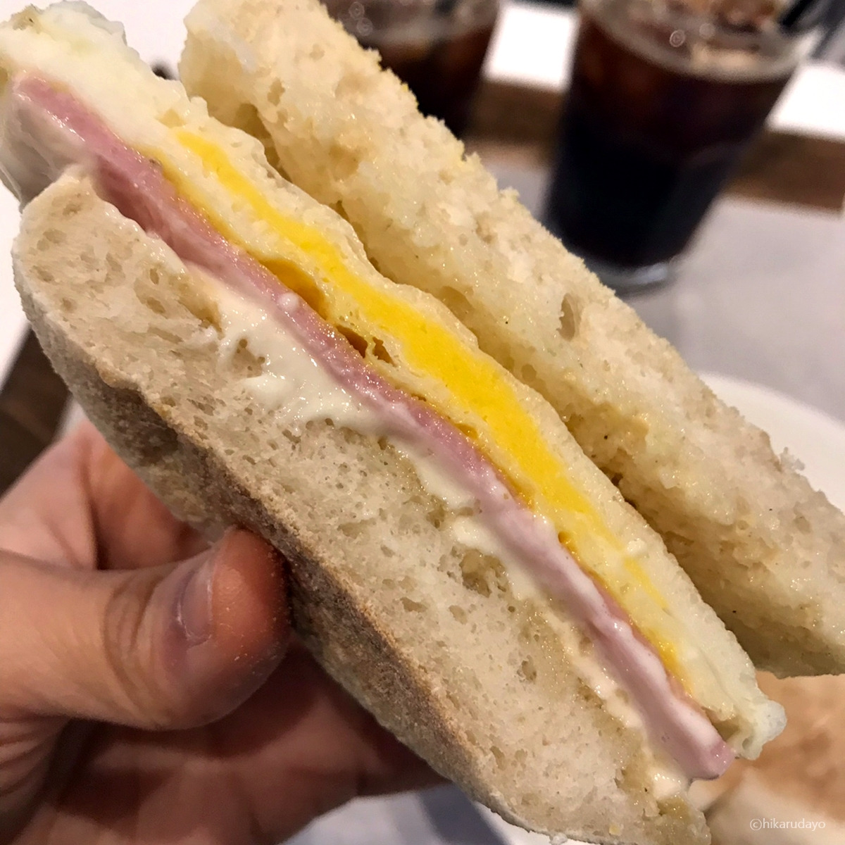파리바게트 잉글리쉬 머핀에 아메리카노 아침식사로 맛보다