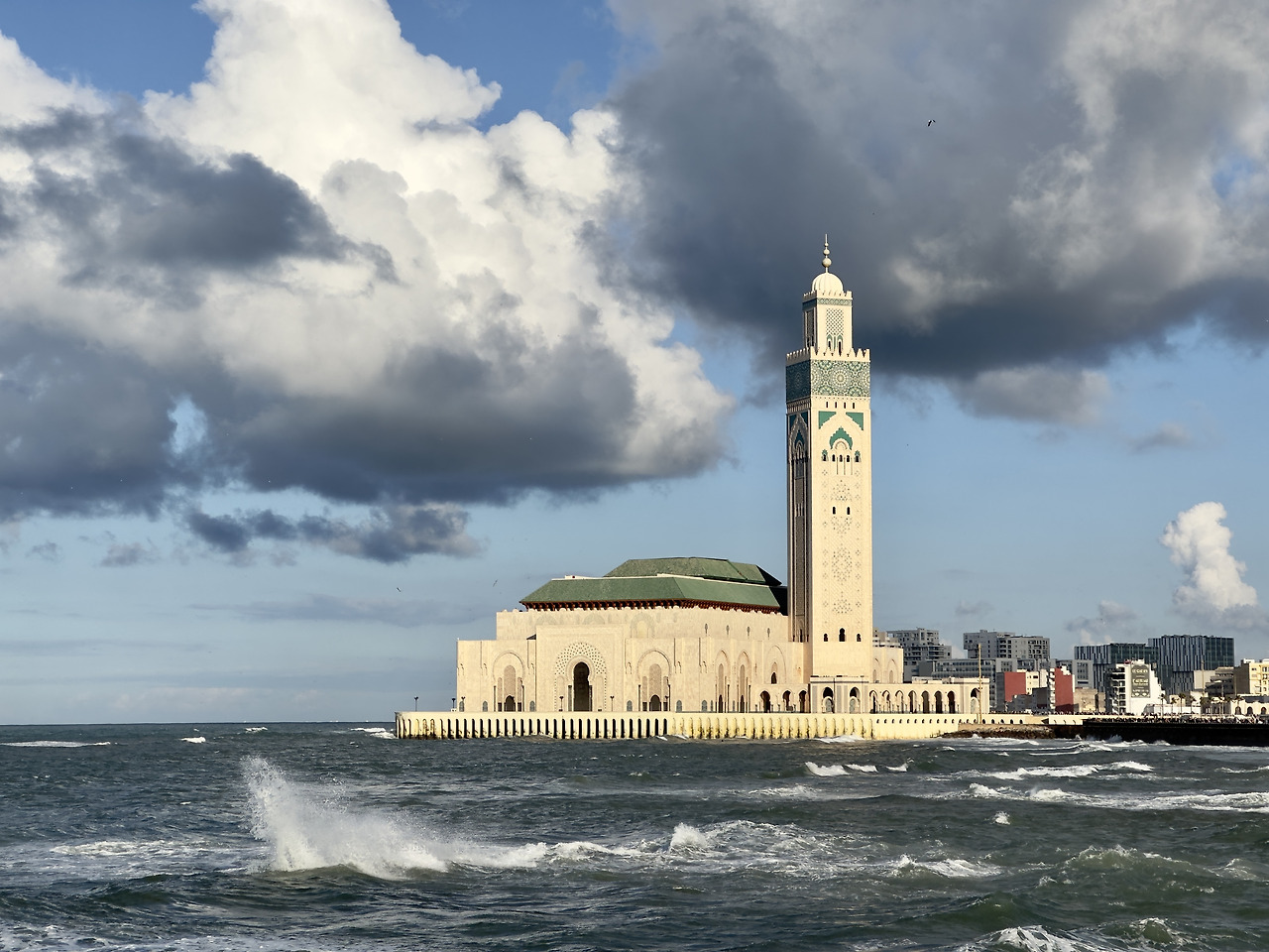 카사블랑카 해안산책로 카사블랑카 등대 카사블랑카 방파제 Hassan Ii Mosque Corniche