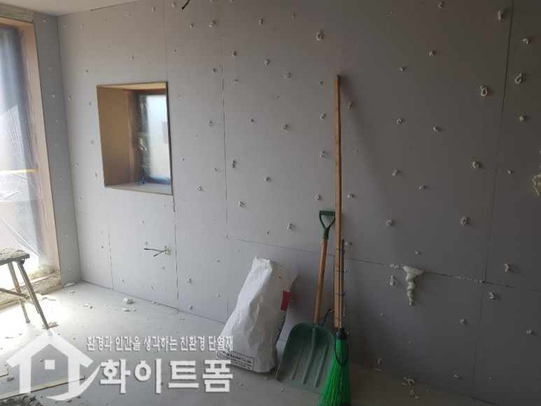 경기도 수원 신축 주택 친환경 단열재 화이트폼수성연질폼 수성연질우레탄폼시공 완료 했습니다