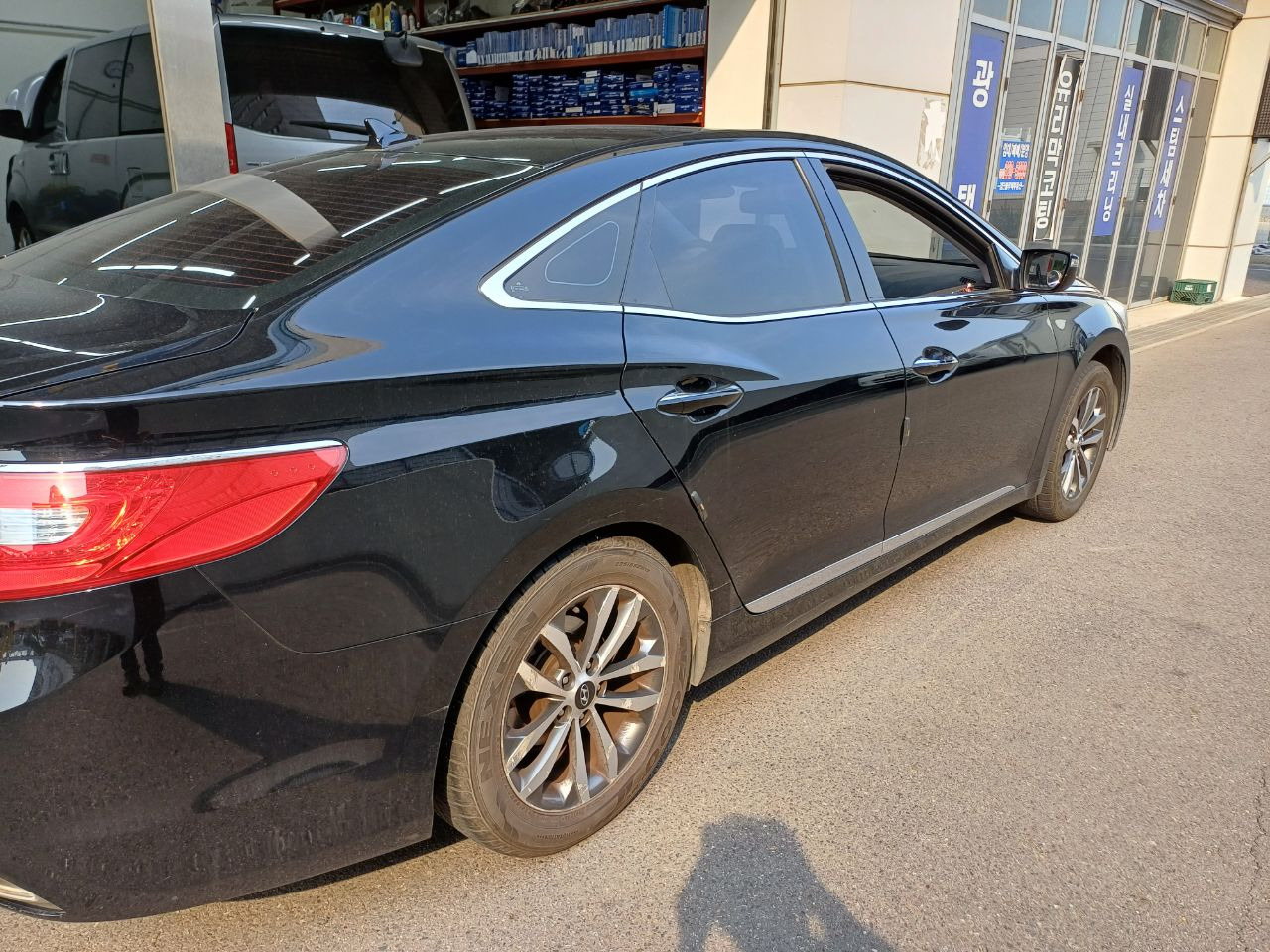 그랜저hg 자동차 문 잠금장치 작동 안됨 Hg 그랜저 차 문이 잠기지 않거나 열리지 않음 자동차 문 잠금장치 고장 수리 차 문이 잠겨서 열리지 않는 고장 수리자동차