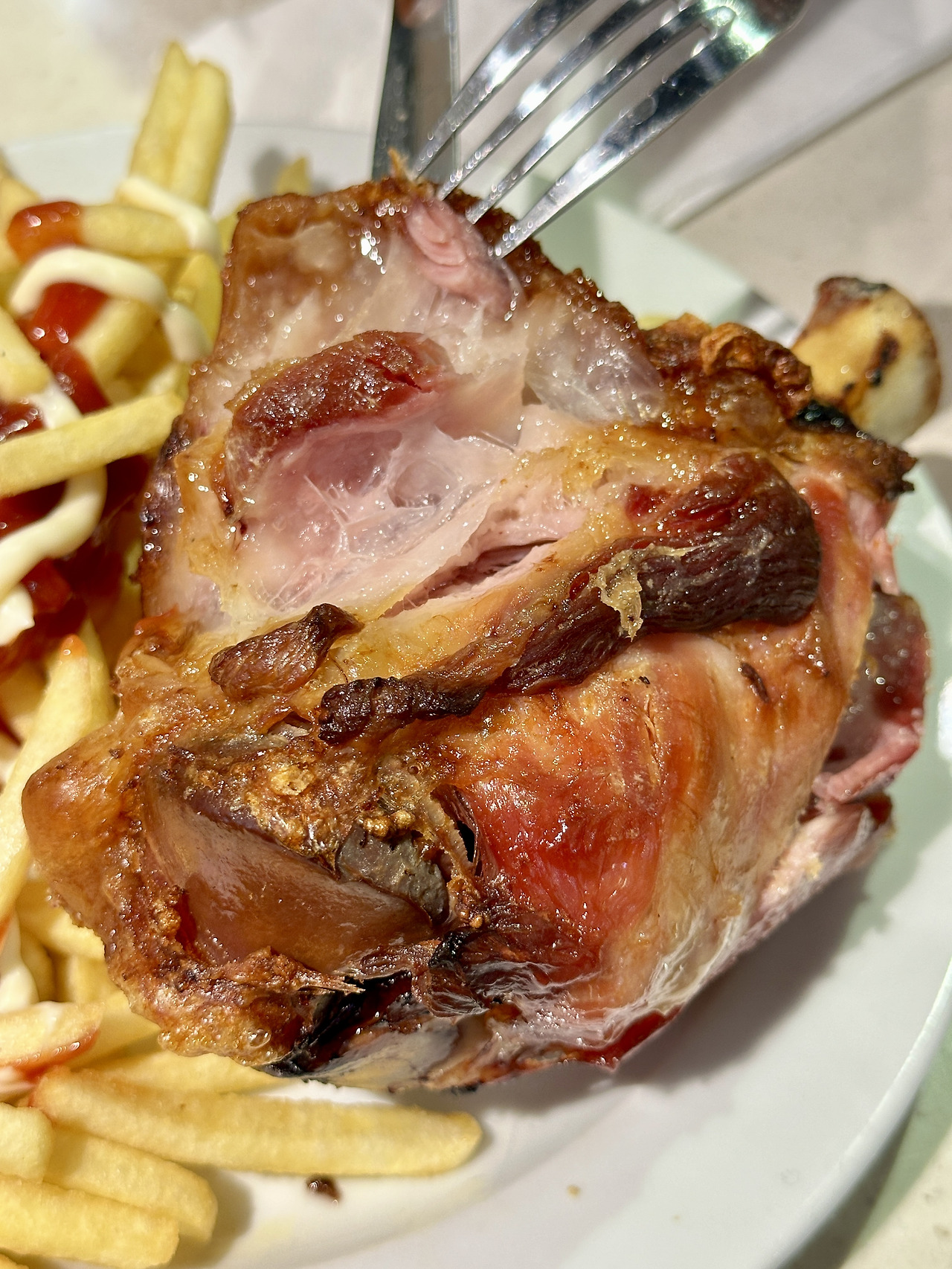 독일 슈바이학센 먹어보기 프랑크프루트 중앙역 슈바인 학센 맛집 슈바인스학세 Schweinshaxe