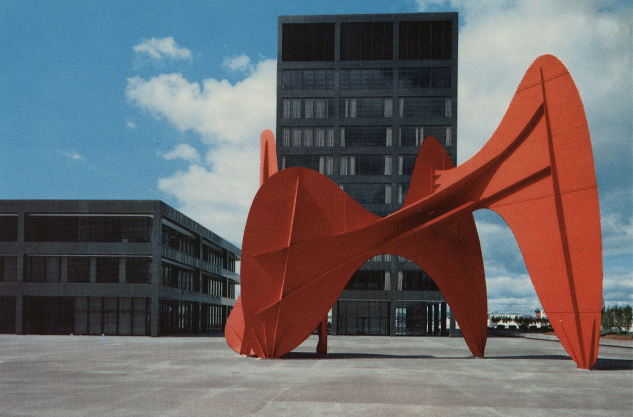 조각 작품의 개념을 바꾼 공대생, 칼더