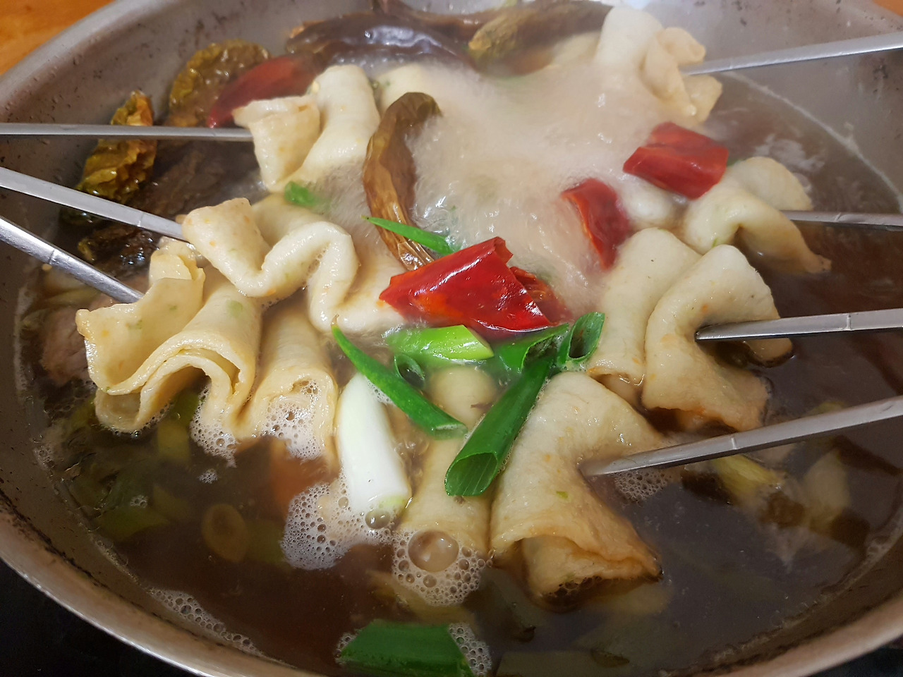 21화 어묵탕 쓸쓸한 날은 뜨끈하게 칼칼하게