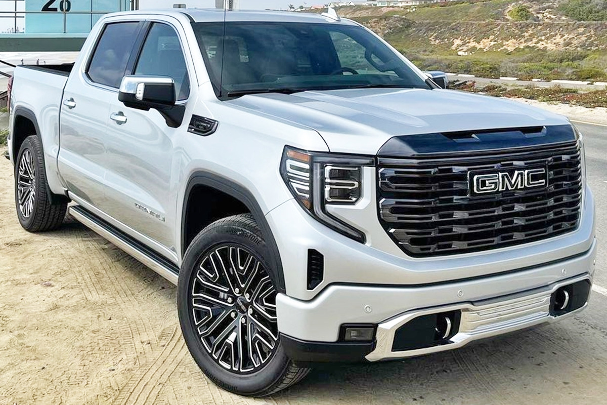 GMC 시에라 vs 포드 F-150, 승자는 누구일까?