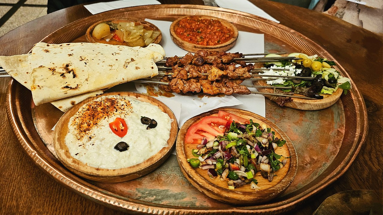 맛의 나라 음식의 향연에 빠져들다