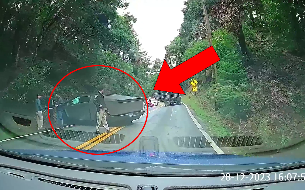 테슬라 사이버트럭 사고 발생 과하게 튼튼해서 문제