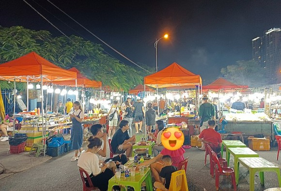 선짜 야시장에서 현지 가이드가 전하는 말