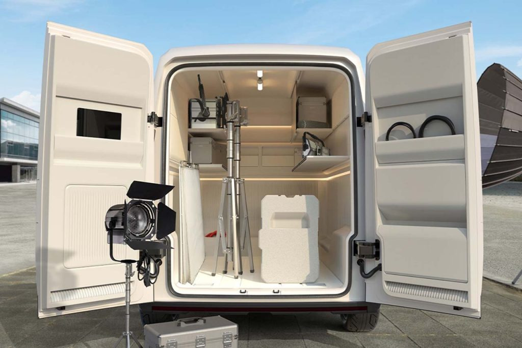 미래 캠핑카처럼 생겼네...기아 PV5 출시 임박?