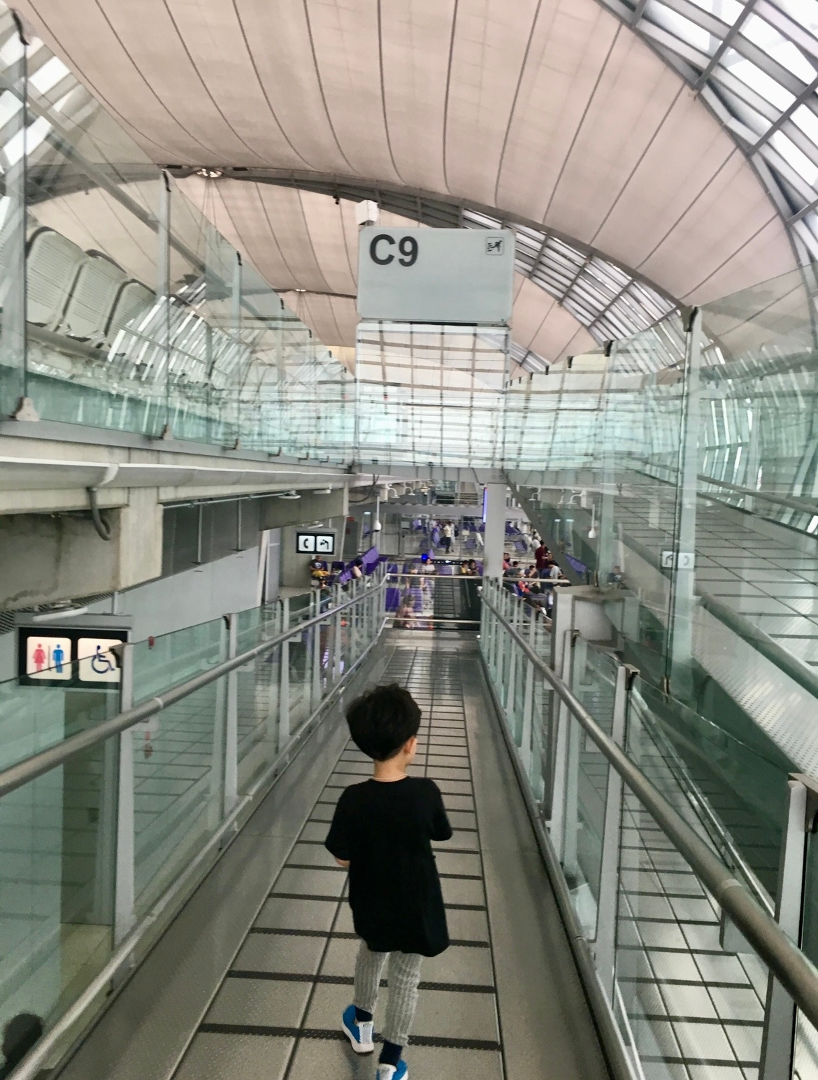 02화 입국이 거부될 수도 있다고요?