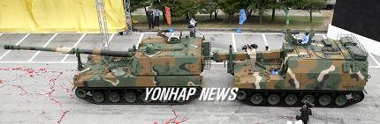 세계최초 자동화 탄약운반장갑차 K-10