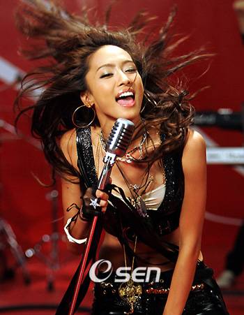 박정아, 신곡 'Yeah..' CJ 엔투스 구단 노래로 선물