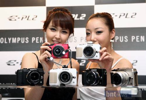 올림푸스 "'PEN E-PL2'로 2011년 미러리스 디카 시장 접수"