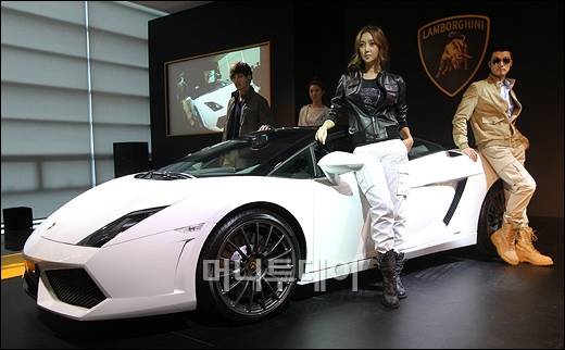 사진 장인의 손길로 완성된 람보르기니 가야르도