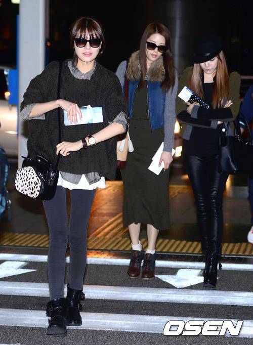 사진 횡단보도 건너며 화보찍는 수영 서현 티파니