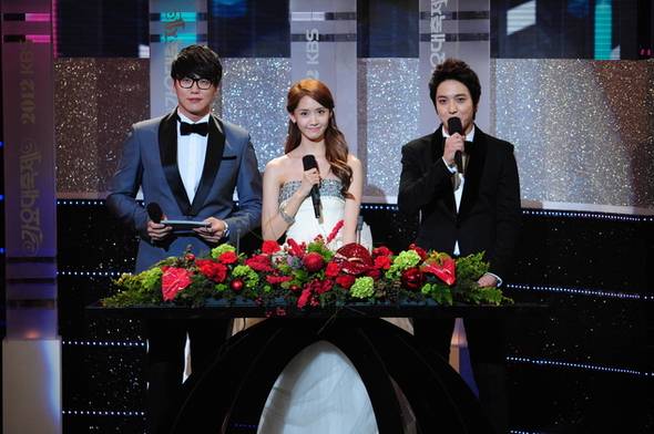 성시경 윤아 정용화 3MC KBS 가요대축제 진행 어땠나[포토엔]