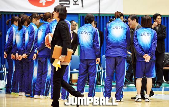 [WKBL] WKBL 최경환 총재,모두들 수고 했어요