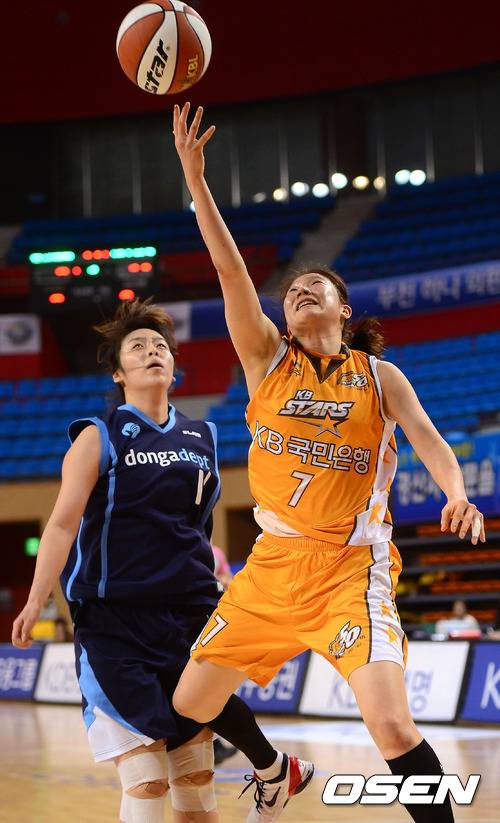 [사진]강아정,'레이업슛을 감상하라고'