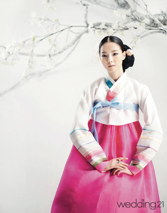 한복화보 임정연 한복 모든 생명이 깨어나는 봄을 기다리며
