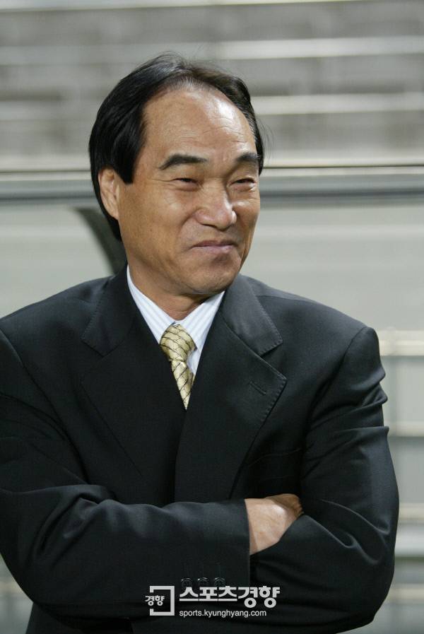 프로축구에 부는 노장감독 바람 왜