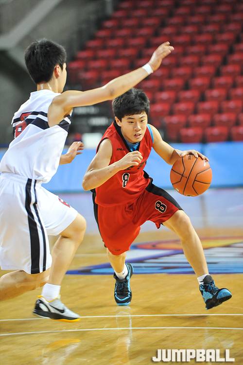 소년체전43 임호중 권예찬 강하게 치고 들어간다