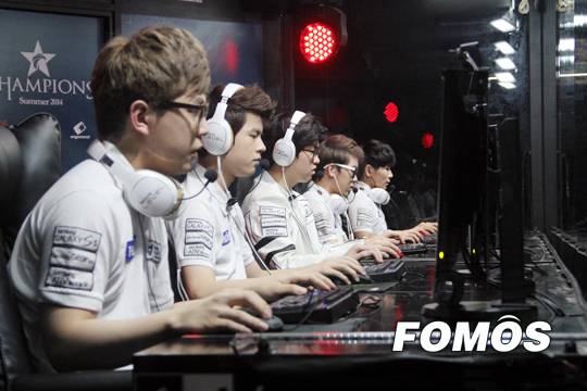 롤챔스 전율의 명경기 디펜딩 챔피언 삼성 블루 Sk텔레콤 K에 20 승리