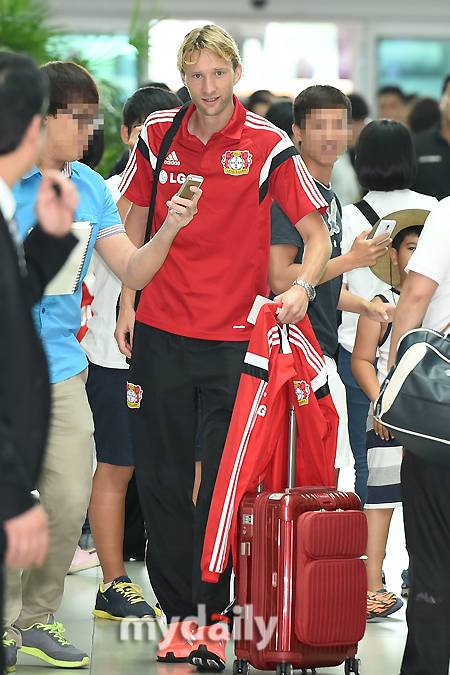 Md포토 시몬 롤페스 화보 같은 공항출국