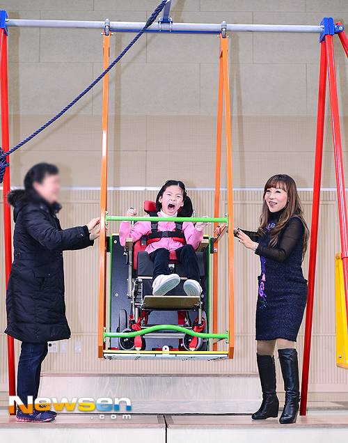 포토엔 성악가 조수미 휠체어 그네 아일랜드에서 직접 공수